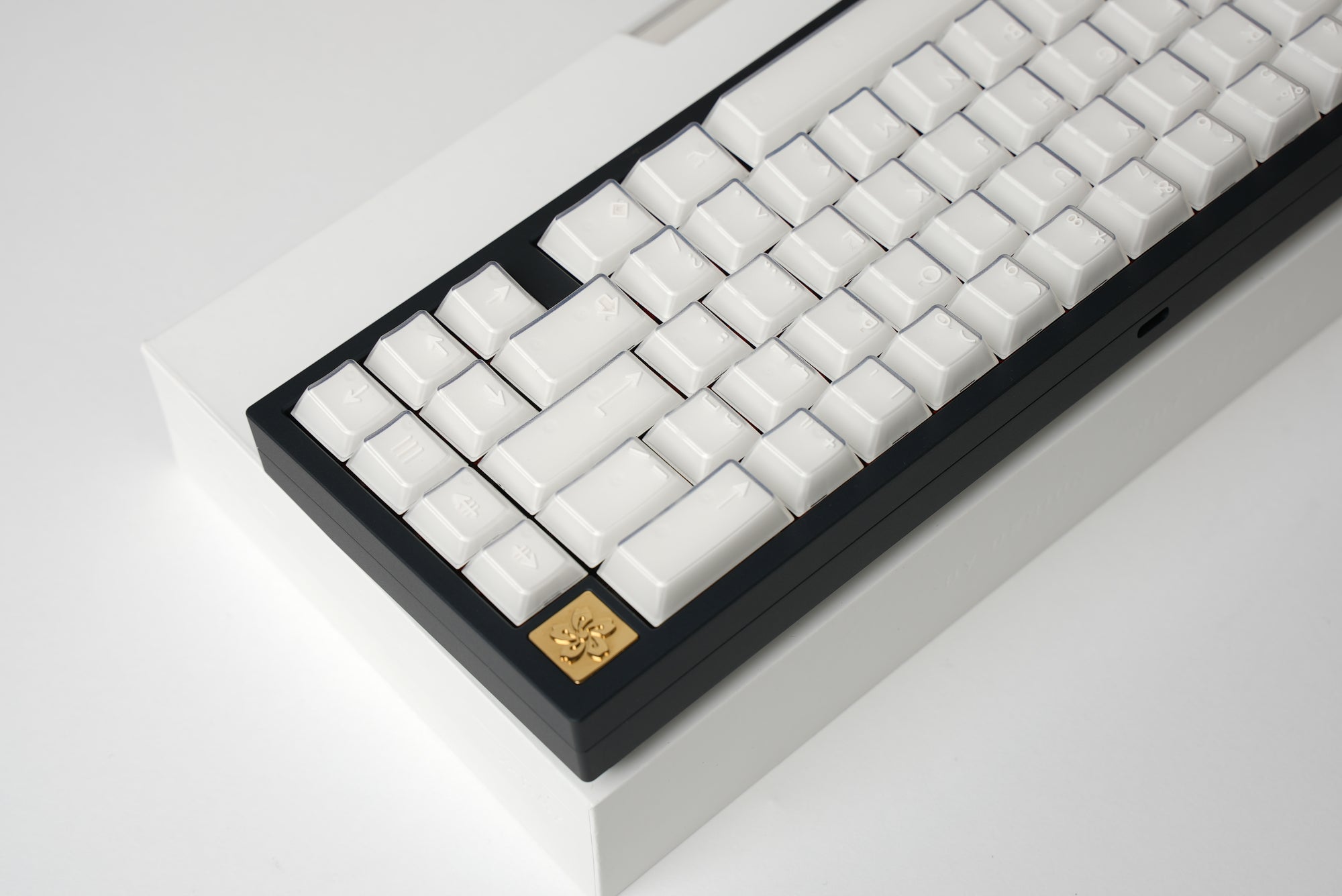 Fuji 65v2 Swirl Keyboard - Dark Night