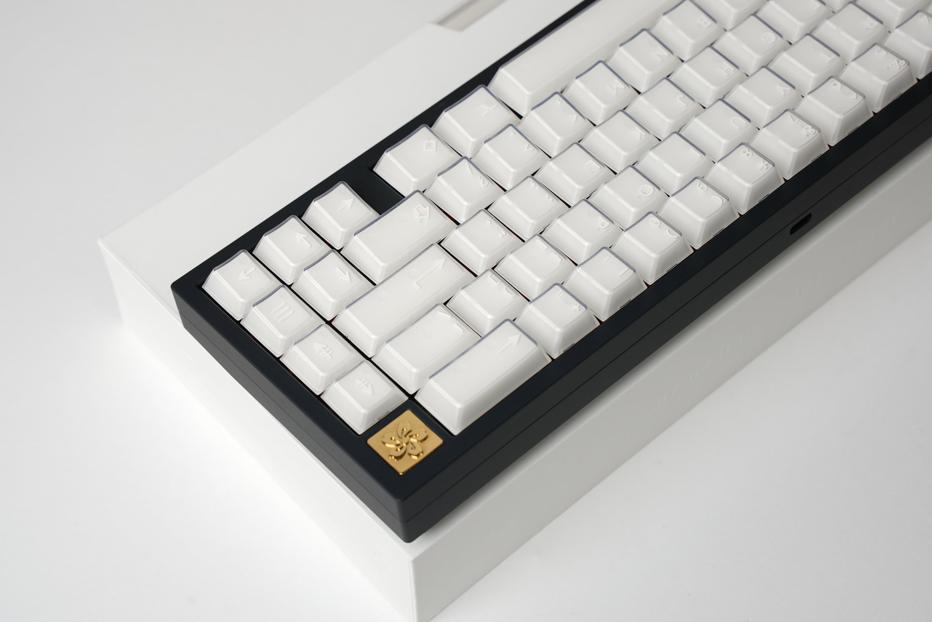 Fuji 65v2 Swirl Keyboard - Dark Night