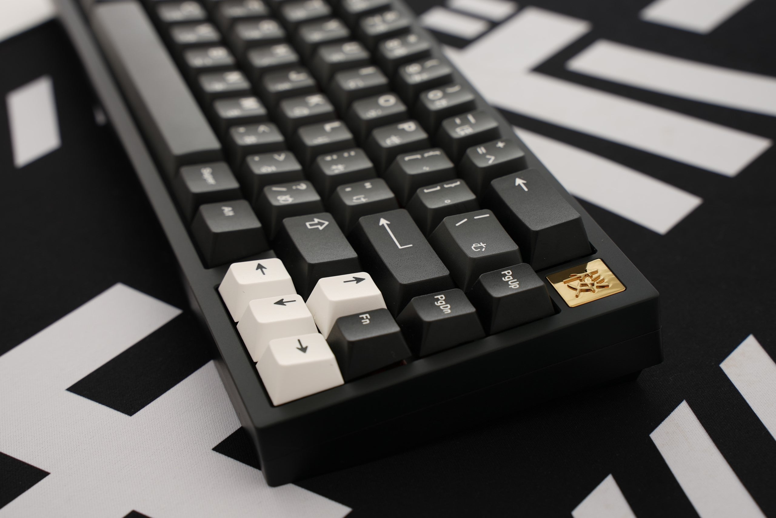 Fuji 65v2 Swirl Keyboard - Dark Night — Deskhero.ca Inc.