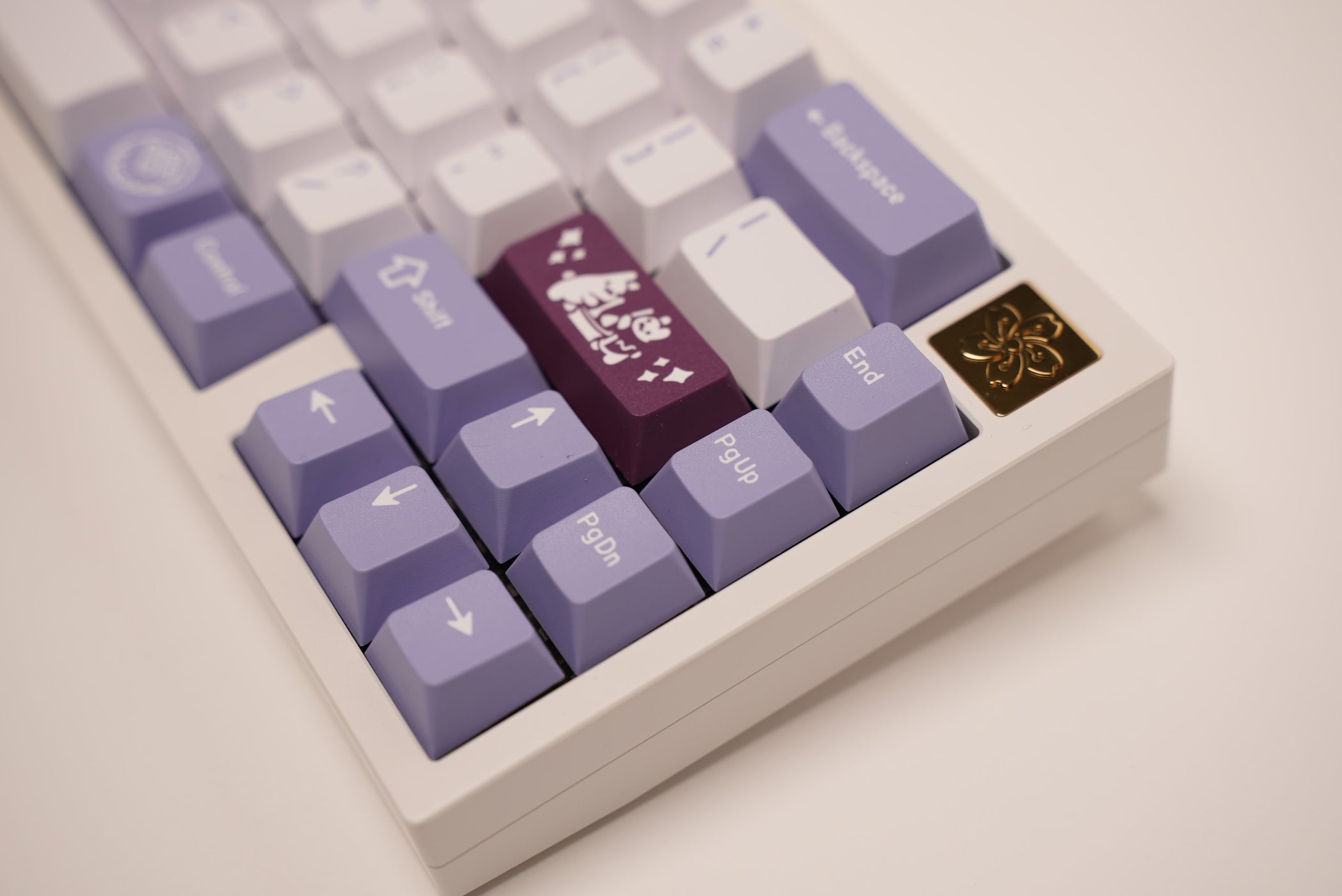 Fuji 65v2 Swirl Keyboard - Snow White — Deskhero.ca Inc.