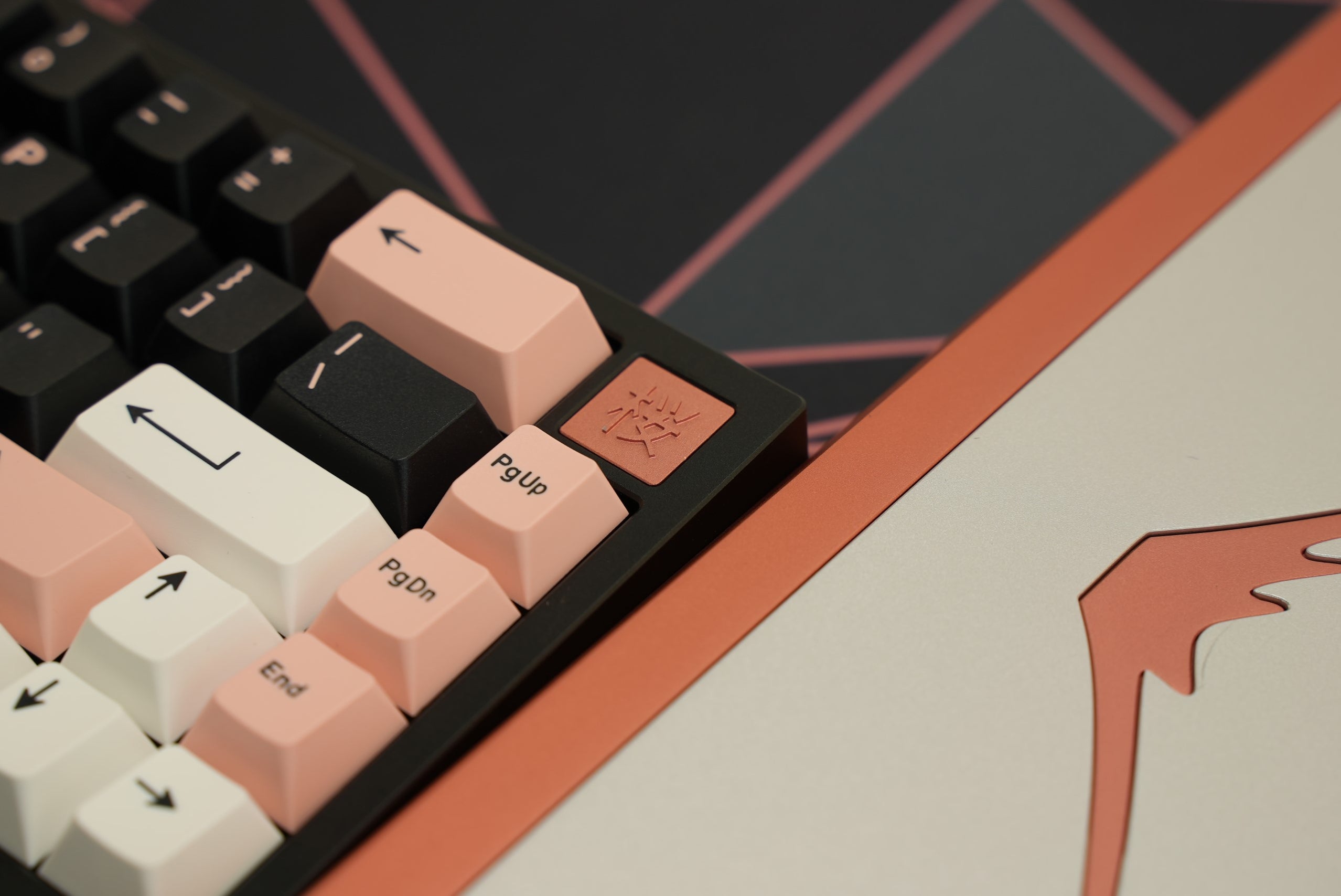 Fuji 65v2 Swirl Keyboard - PINKBLACK — Deskhero.ca Inc.